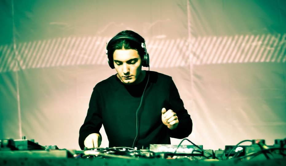 Alesso - Live at Ultra Music Festival (Miami) - 29-Mar-2014